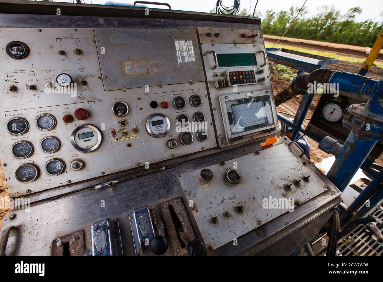Control panel drilling oil machine hi-res stock photography and images ...