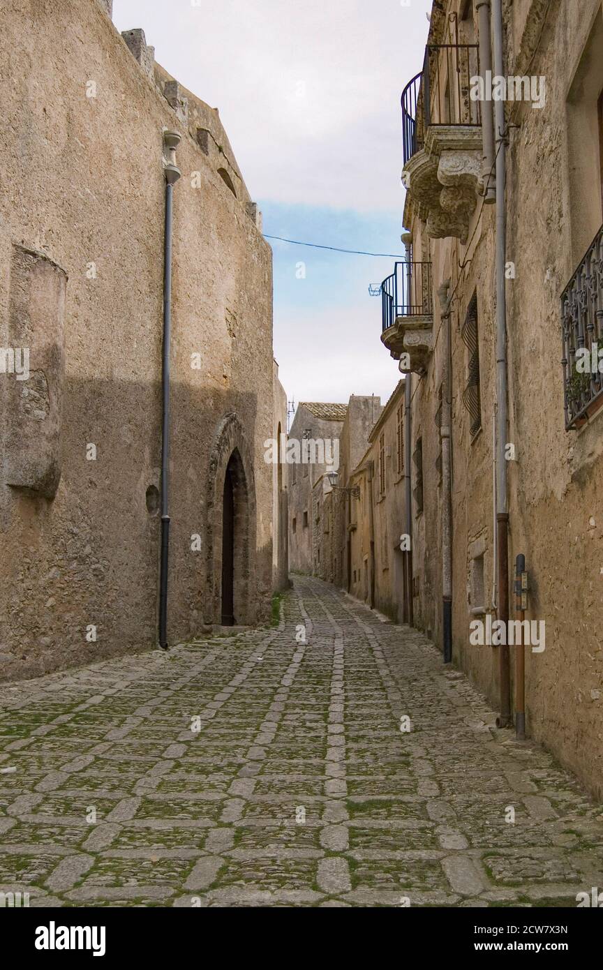Medieval street in Erice, Sicily region, Italy Stock Photo - Alamy