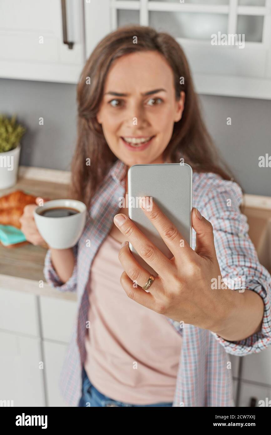Modern woman taking selfie hi-res stock photography and images - Alamy