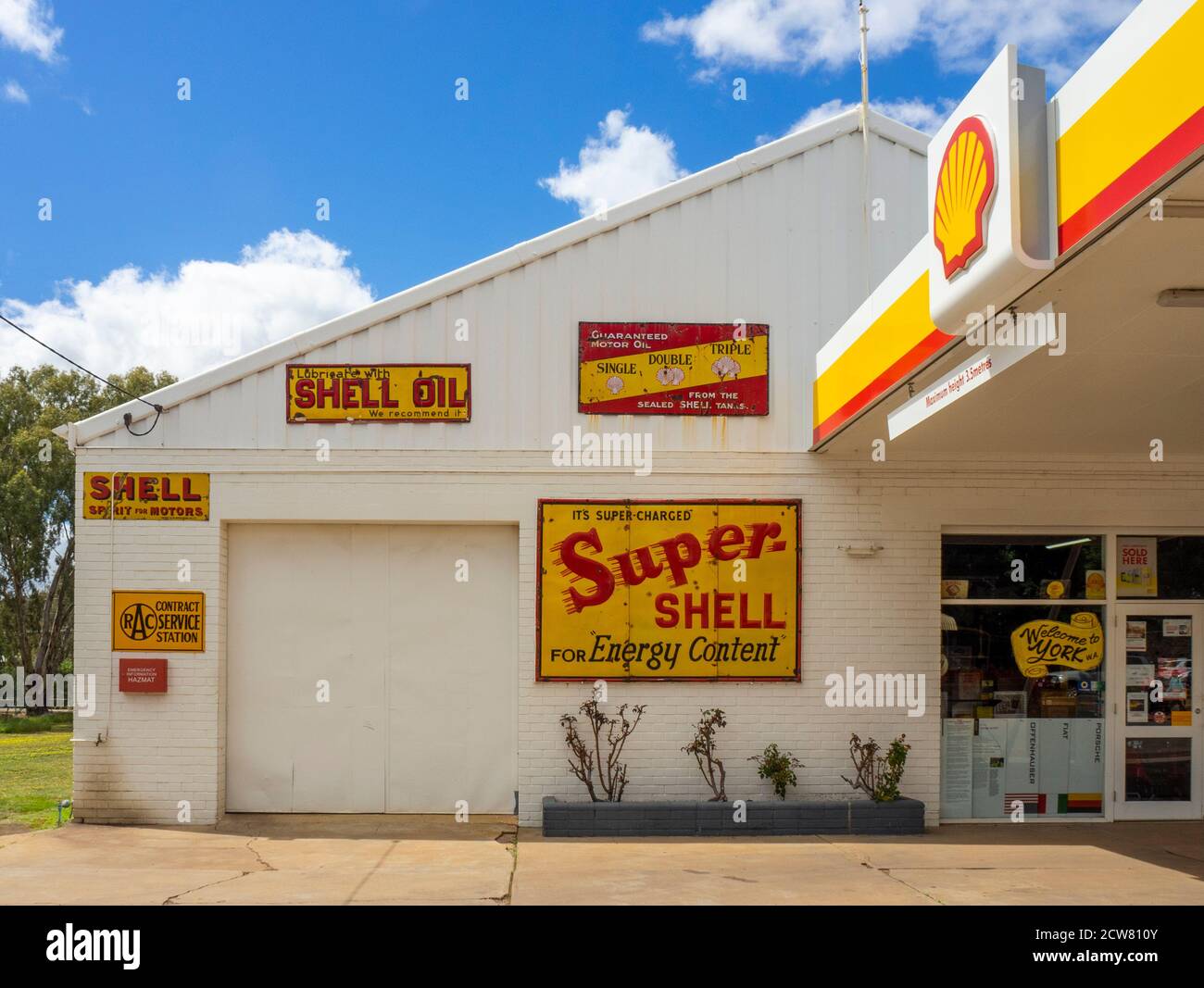 Shell petrol australia hi-res stock photography and images - Alamy
