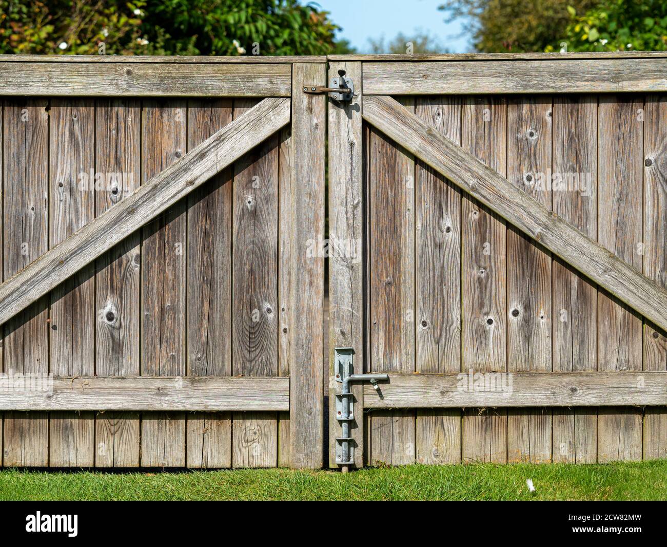 Gate latch hi-res stock photography and images - Alamy