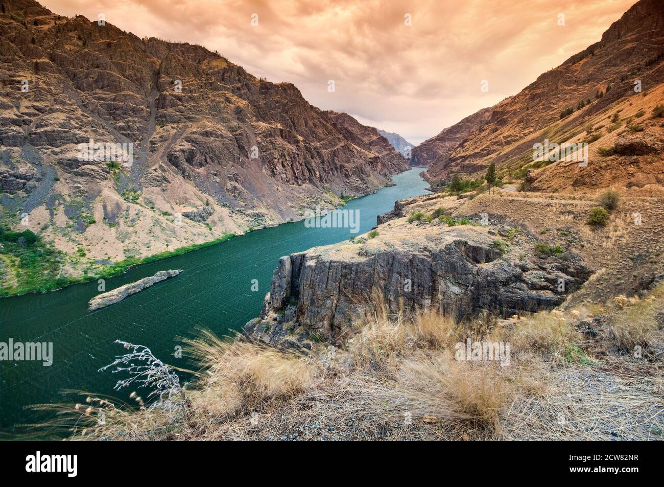 Streaks of wind on stormy day on Snake River at Hells Canyon Reservoir ...