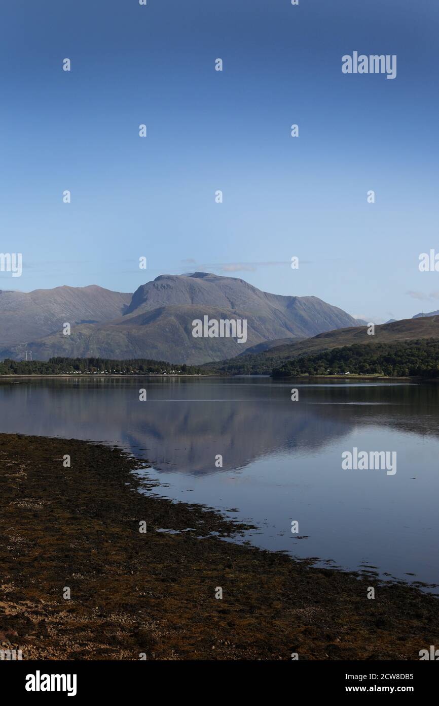 406 feet above the town of fort william hi-res stock photography and ...