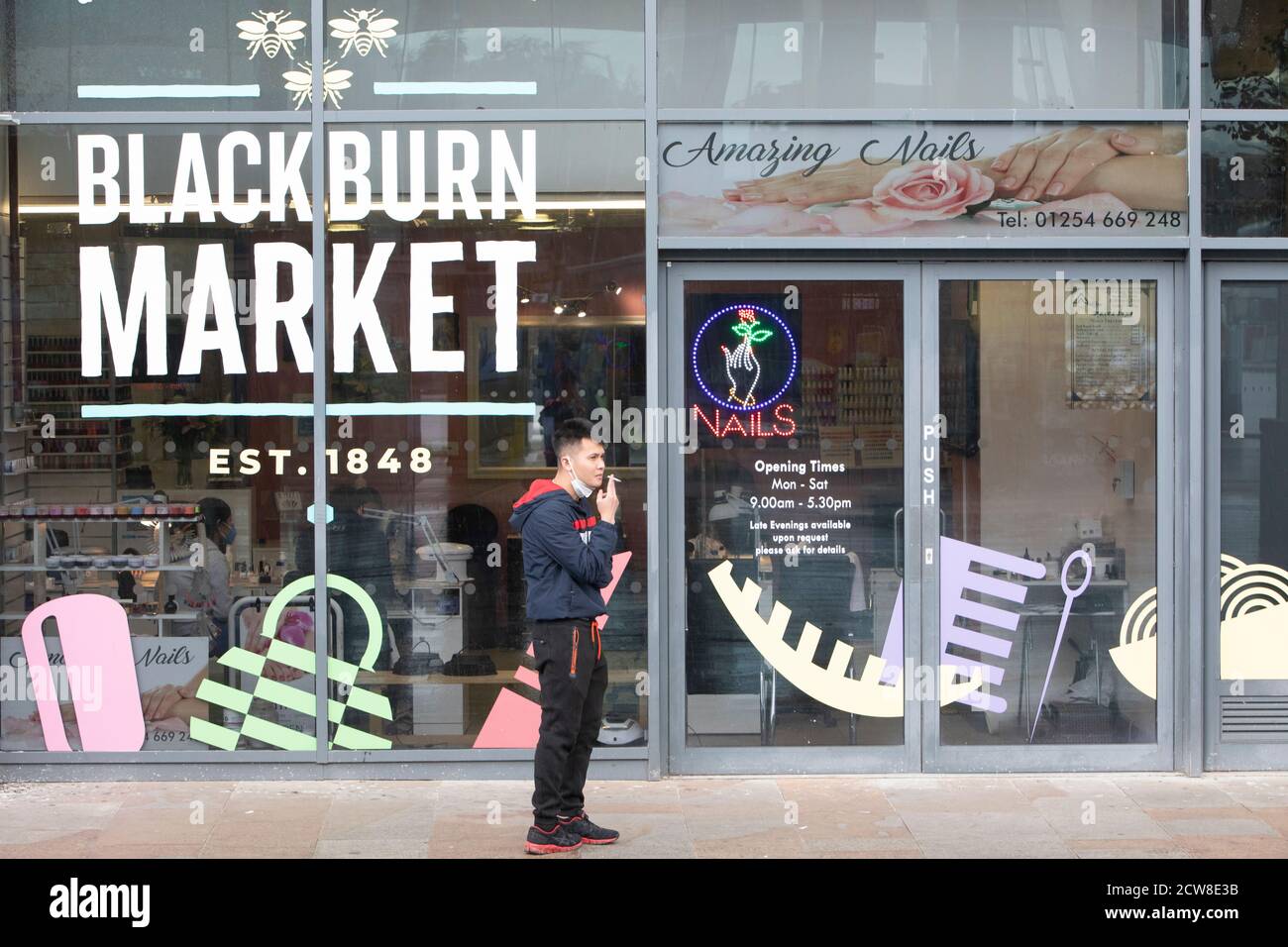 Blackburn town centre shopping centre hi-res stock photography and ...