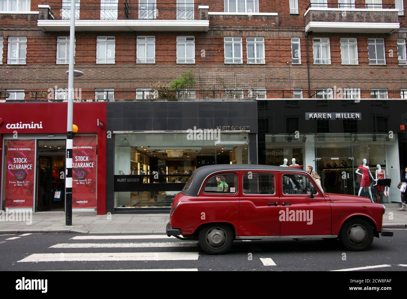 LONDON - MAY 8: London Taxi, also called hackney carriage, black cab ...