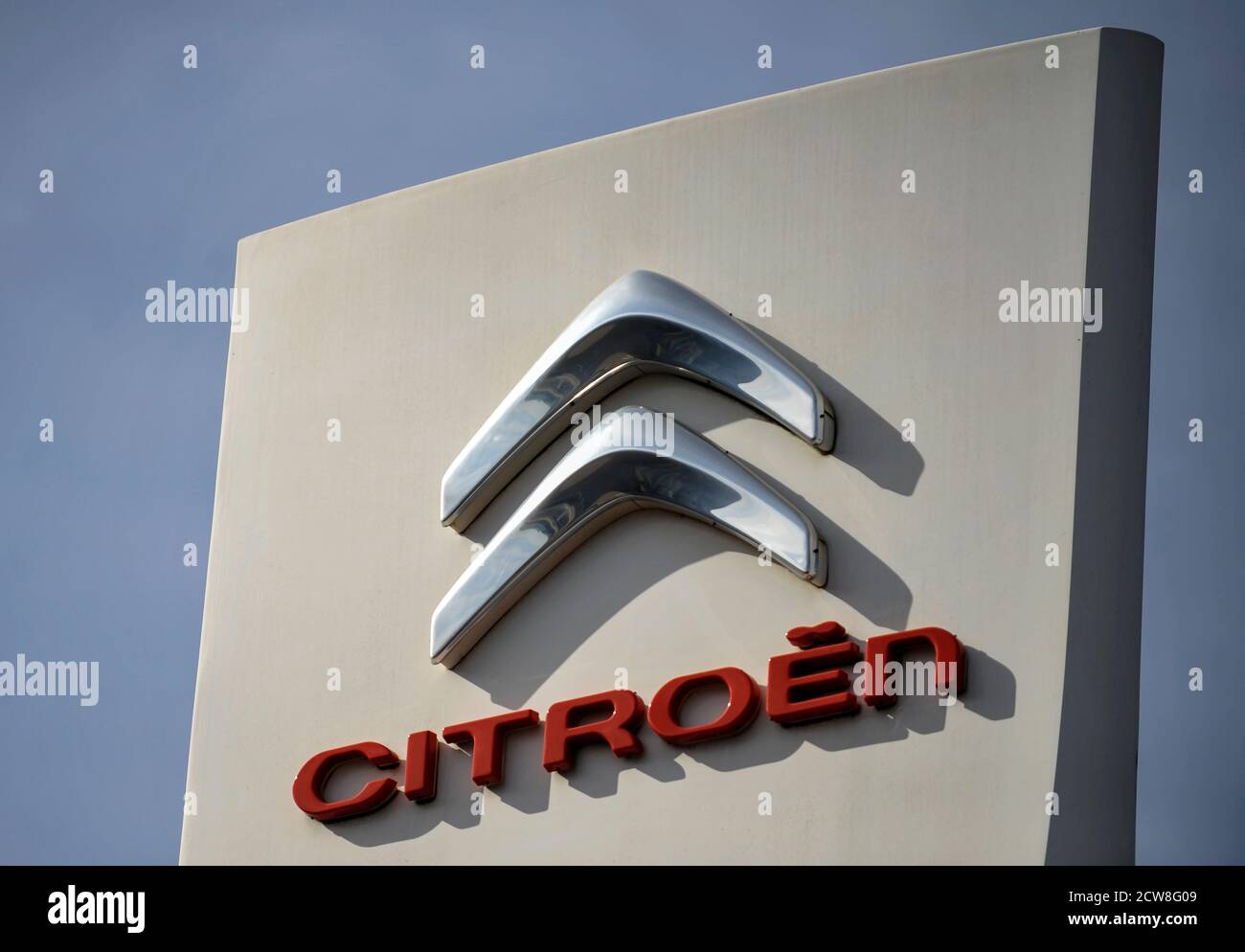 Sitroen logo hi-res stock photography and images - Alamy