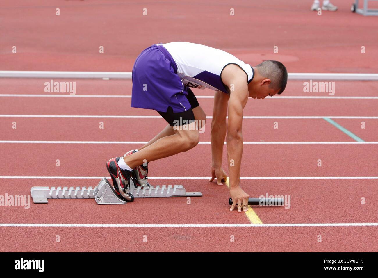 Boy starting block race track hi-res stock photography and images - Alamy