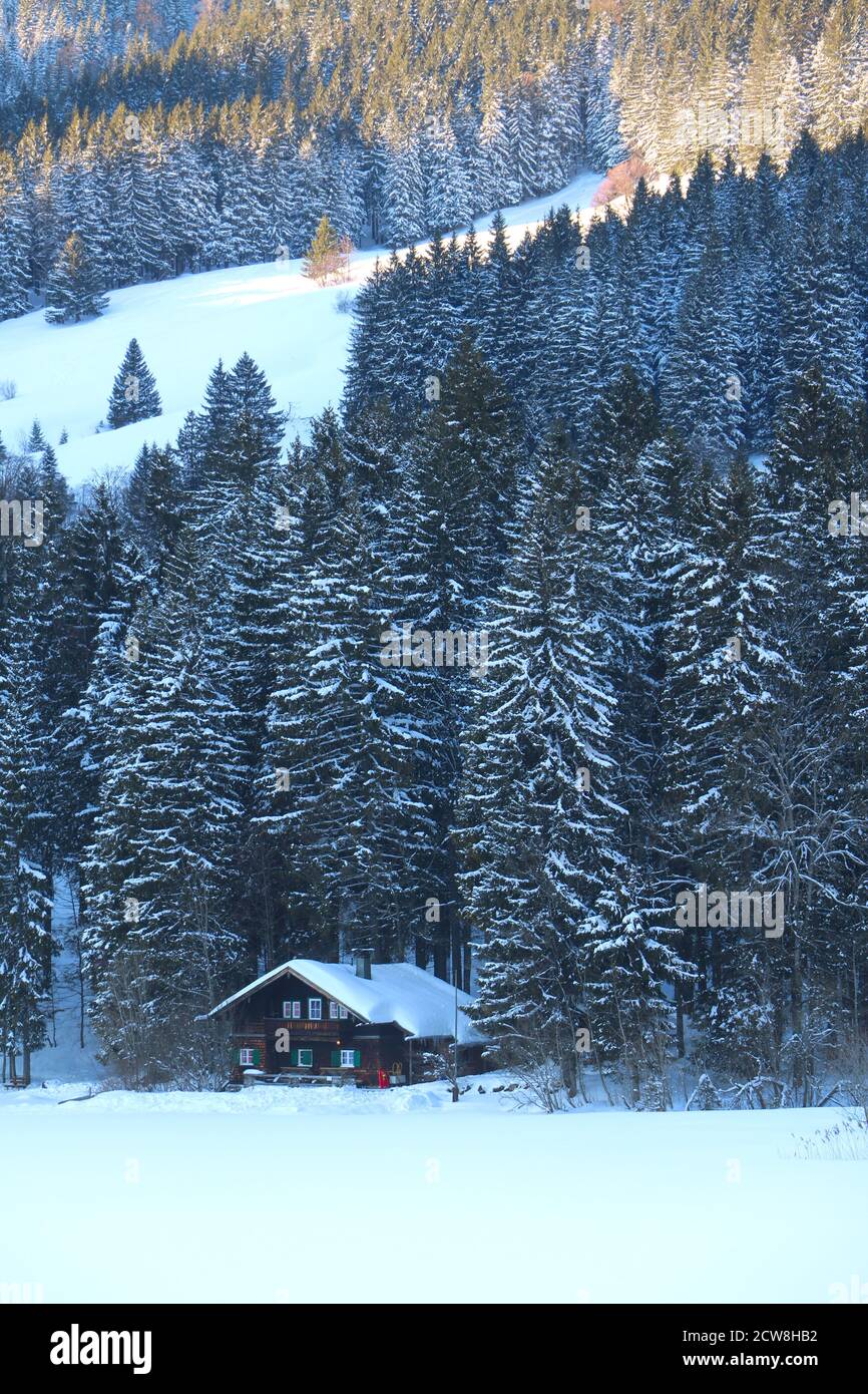 Alpine snow cabin hi-res stock photography and images - Alamy