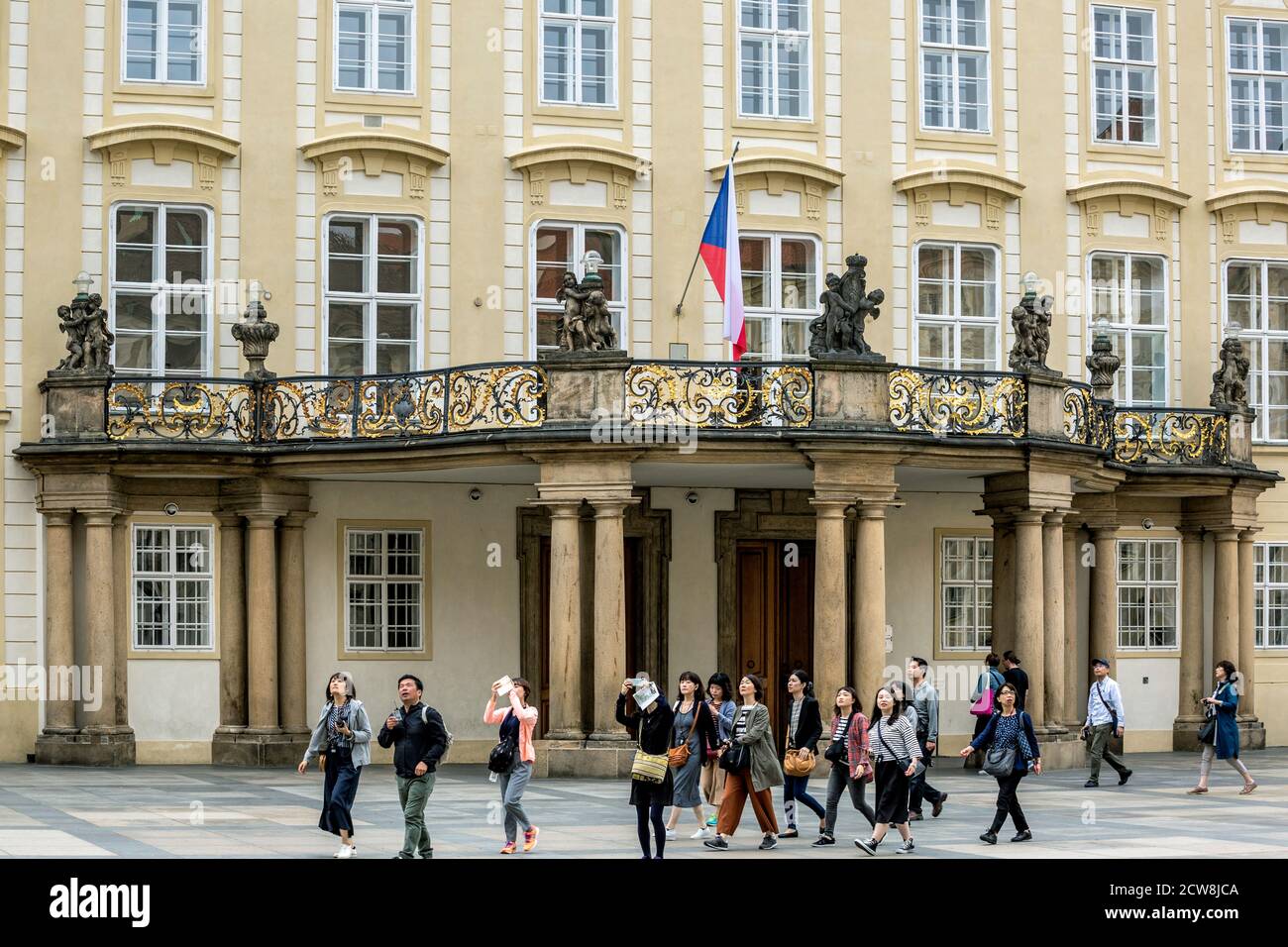 Entrance to royal palace hi-res stock photography and images - Alamy