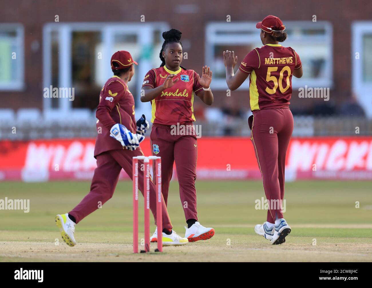 Sri Lanka's Aaliyah Alleyne (centre) celebrates with team-mate Hayley ...