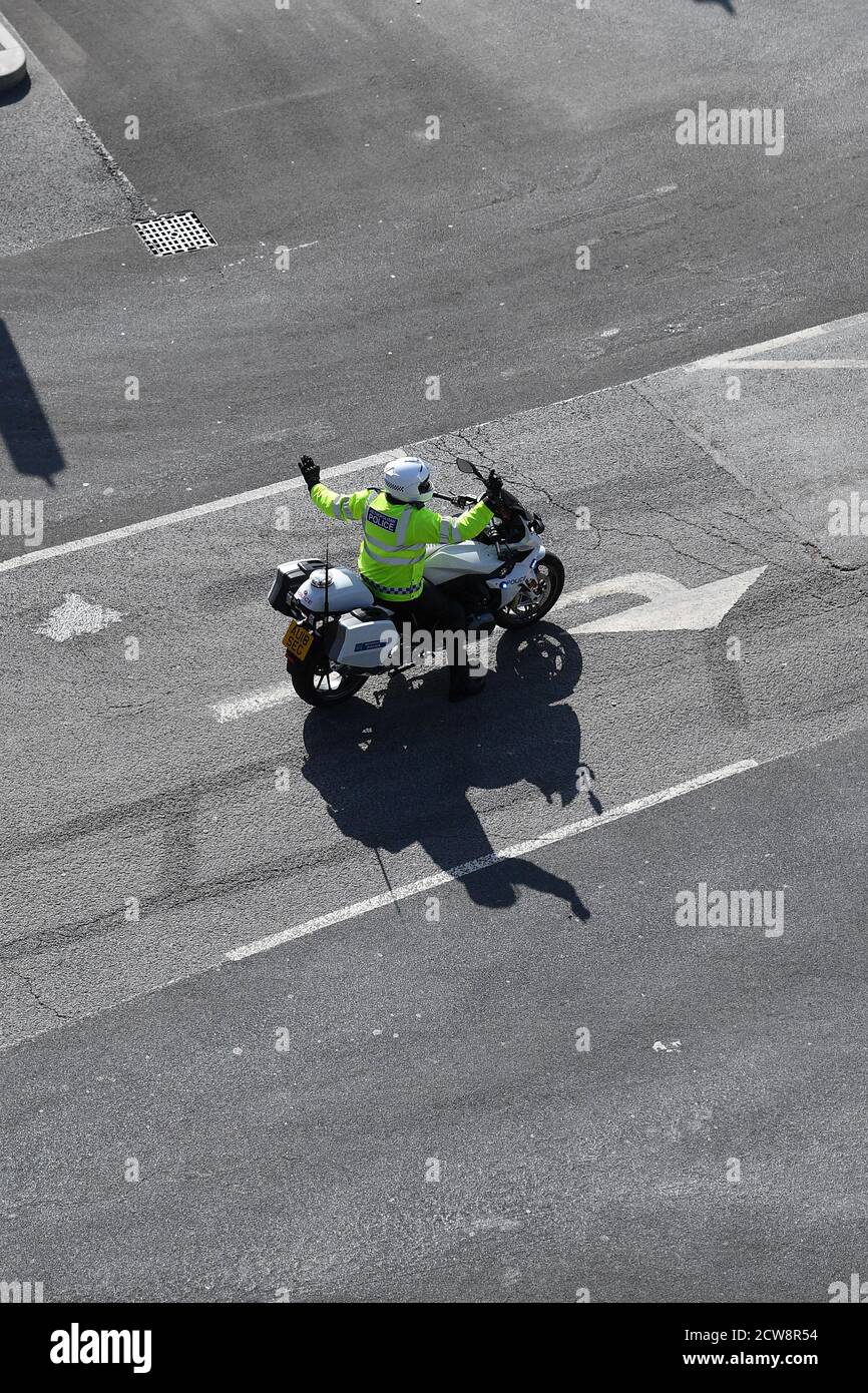 Police block roads hi-res stock photography and images - Alamy