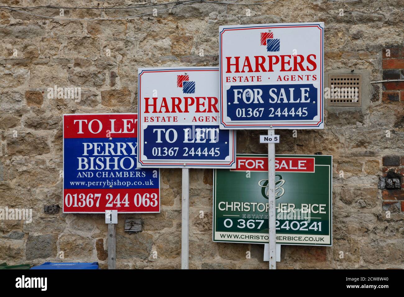 Multiple business signs hi-res stock photography and images - Alamy