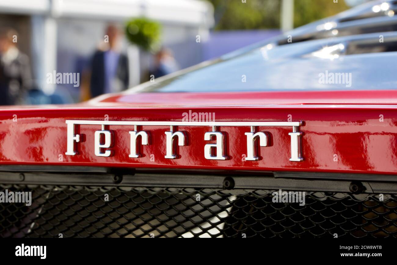 Ferrari f40 logo hi-res stock photography and images - Alamy