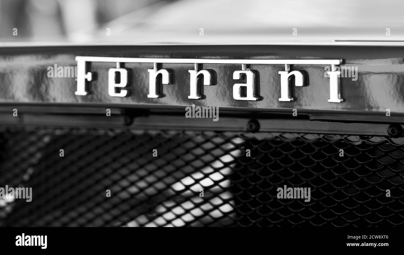 Ferrari f40 logo hi-res stock photography and images - Alamy