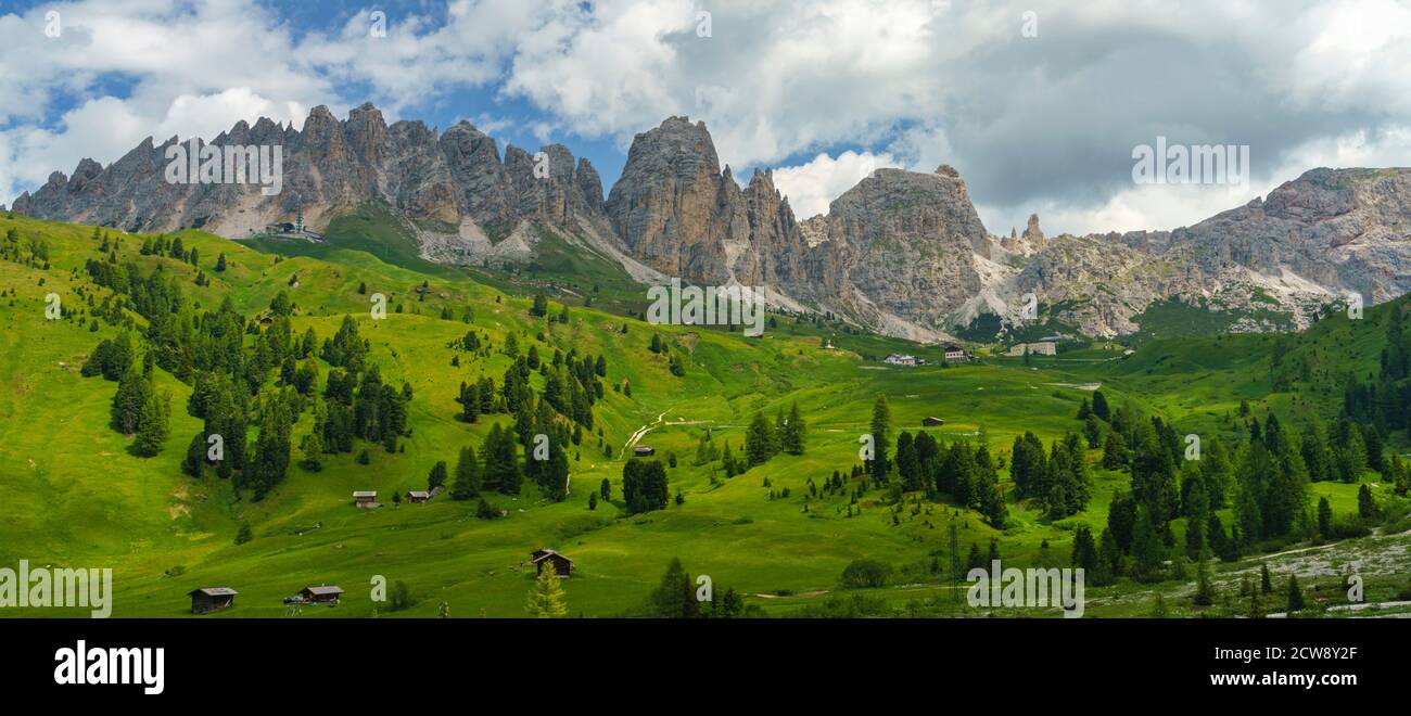 Mountain landscape at summer along the road to Gardena pass, Dolomites ...
