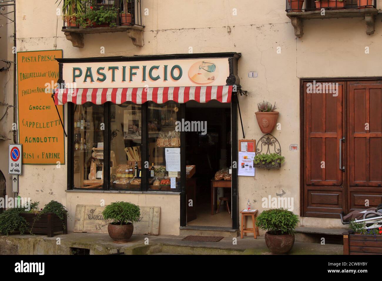 Traditional handmade italian pasta hi-res stock photography and images ...
