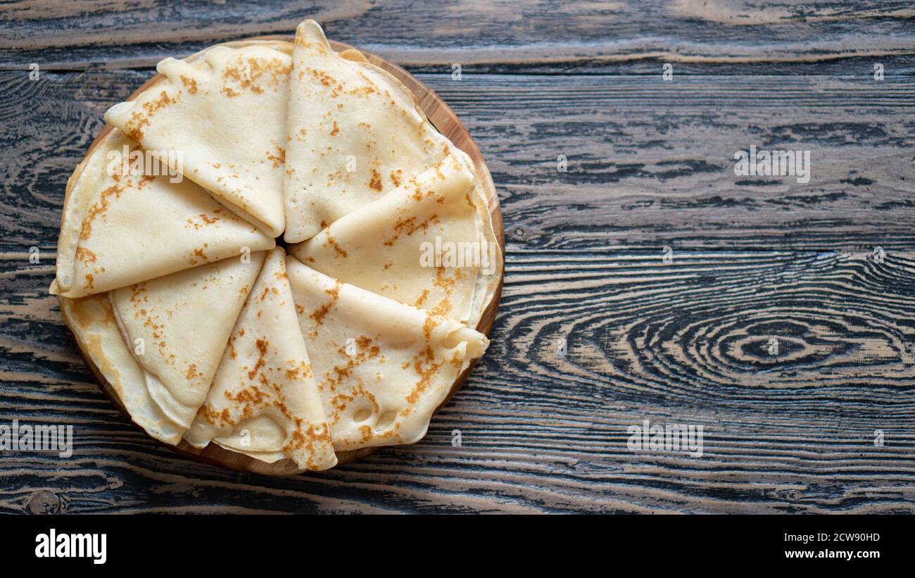 Simple triangle hi-res stock photography and images - Alamy