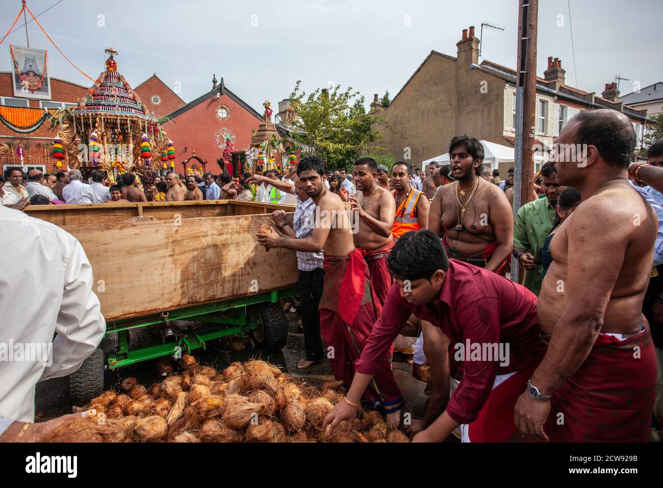 Thousands attend the annual Chariot Festival from the Tamil Hindu Shree ...