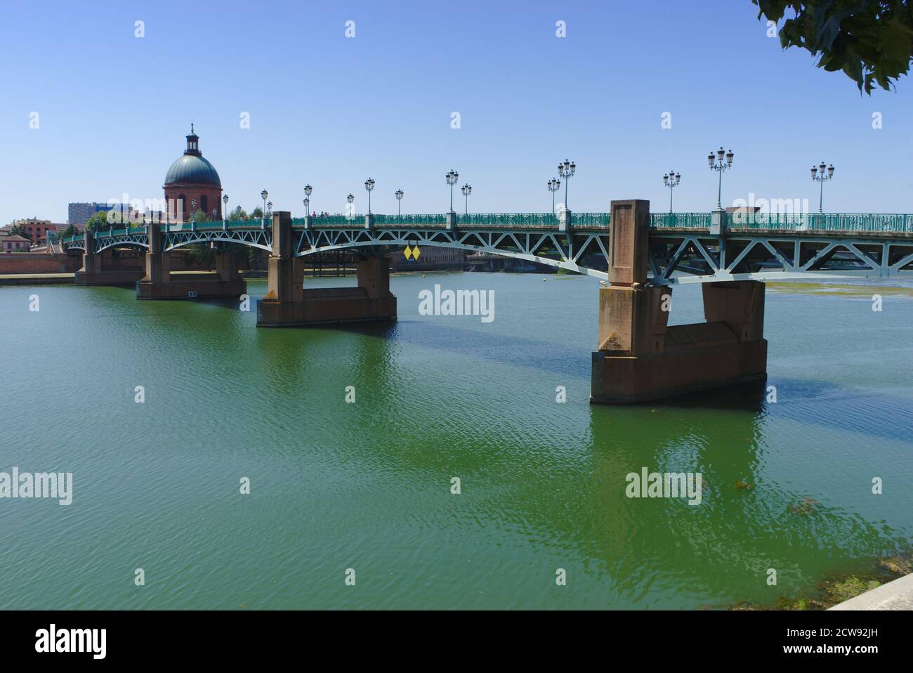 Saint pierre bridge toulouse hi-res stock photography and images - Alamy