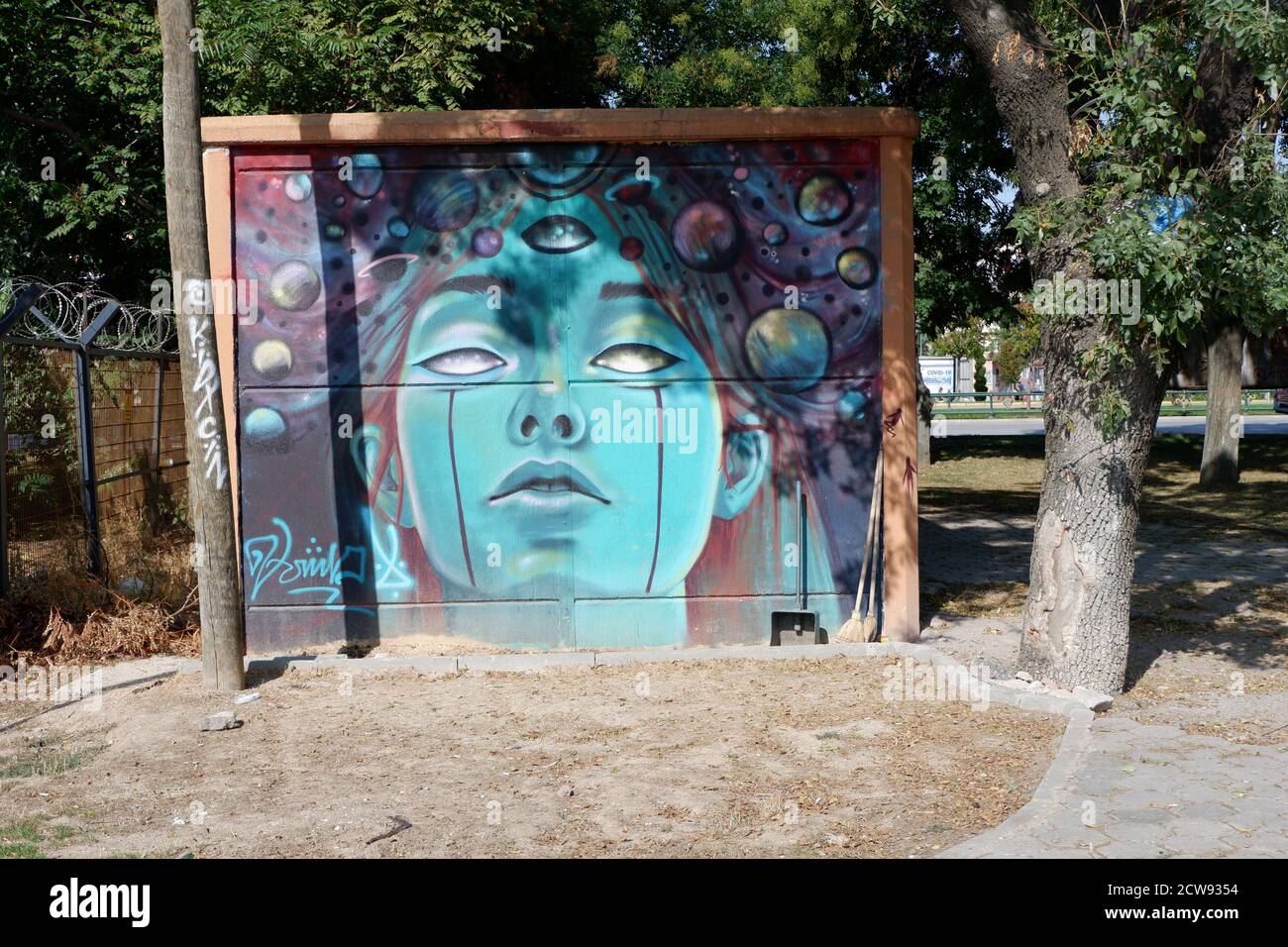 Graffiti on electrical transformer building Stock Photo - Alamy