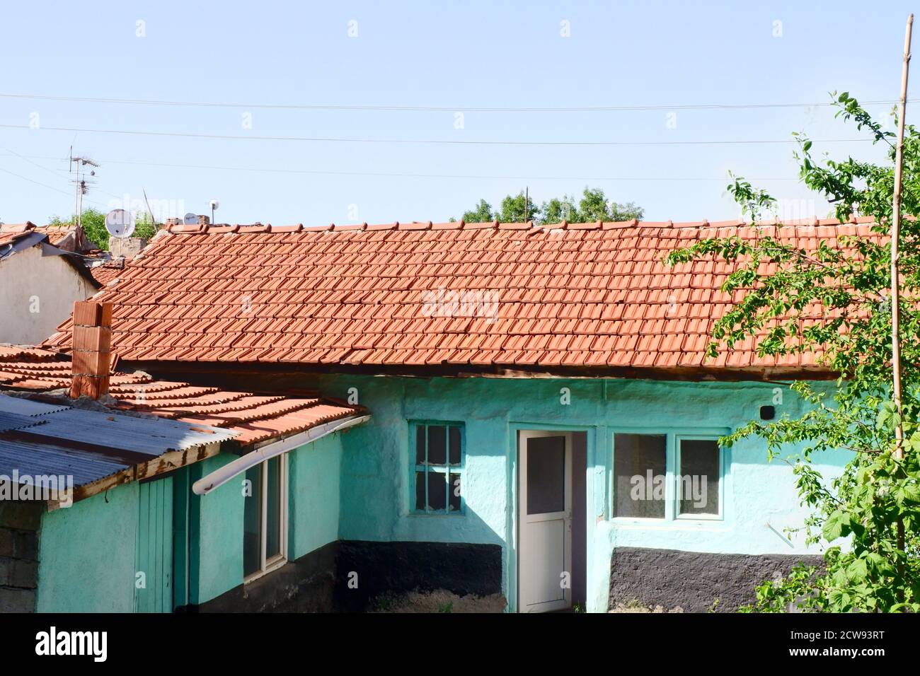 Abandoned old adobe house hi-res stock photography and images - Alamy