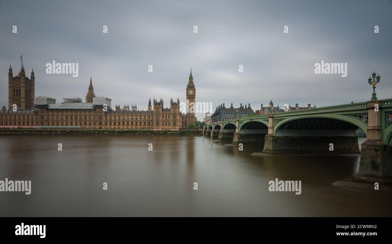A popular view of Big Ben (Elizabeth Tower) and Westminster Bridge from ...