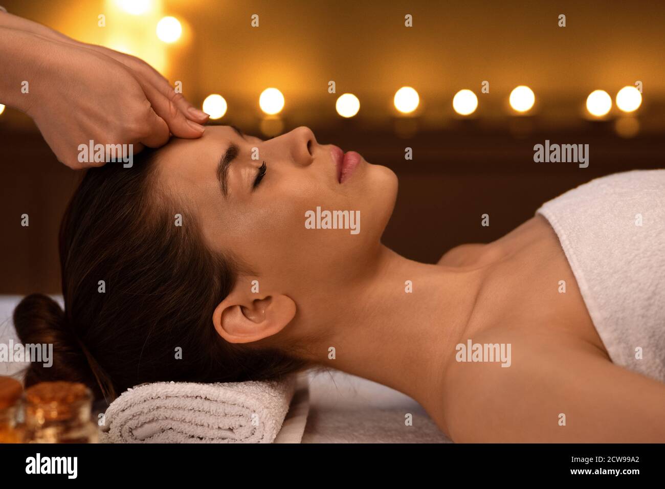 Spa therapy young woman hi-res stock photography and images - Alamy
