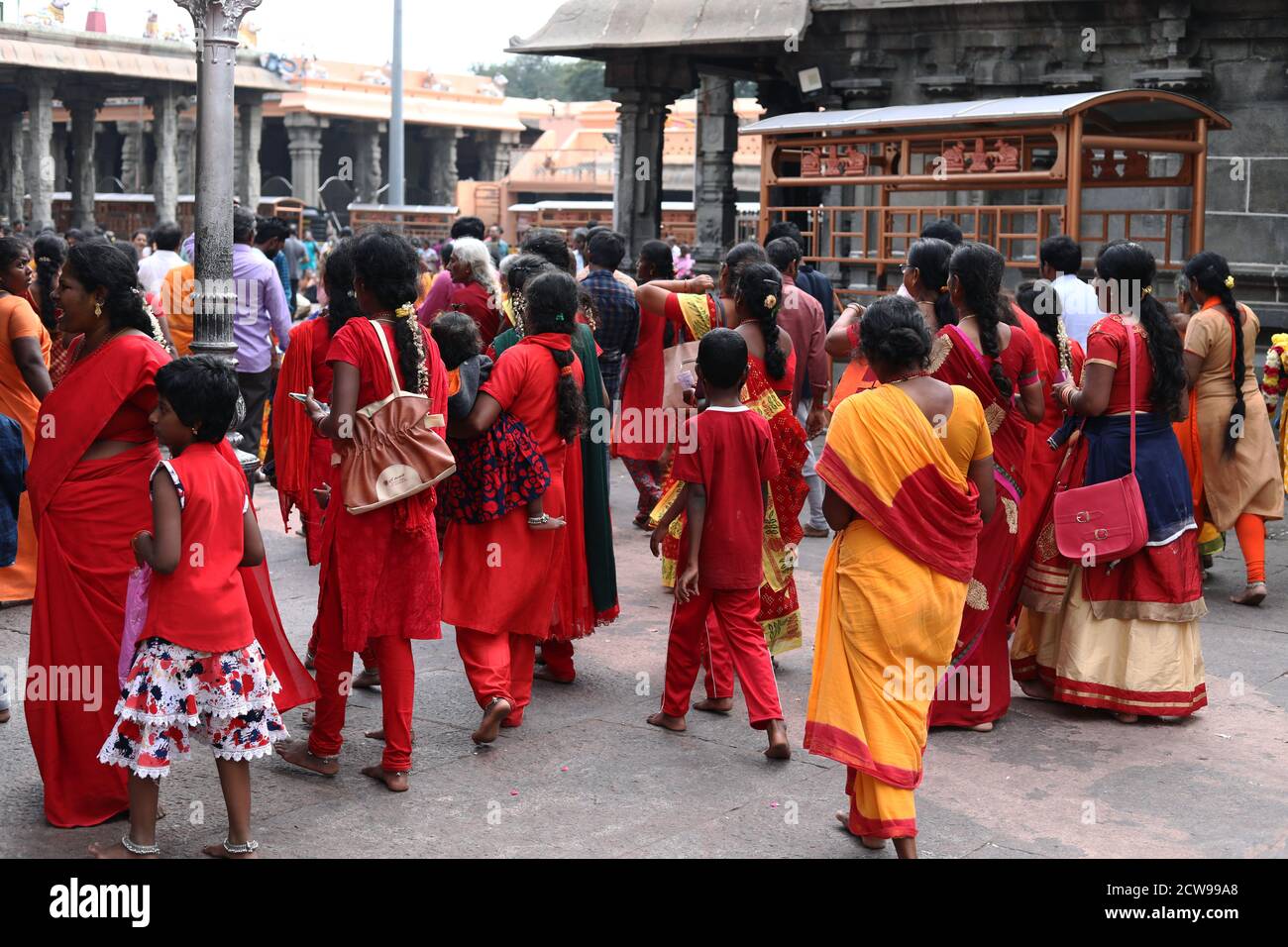 Indian devotees at Arunachaleswarar Temple in India. People praying at ...