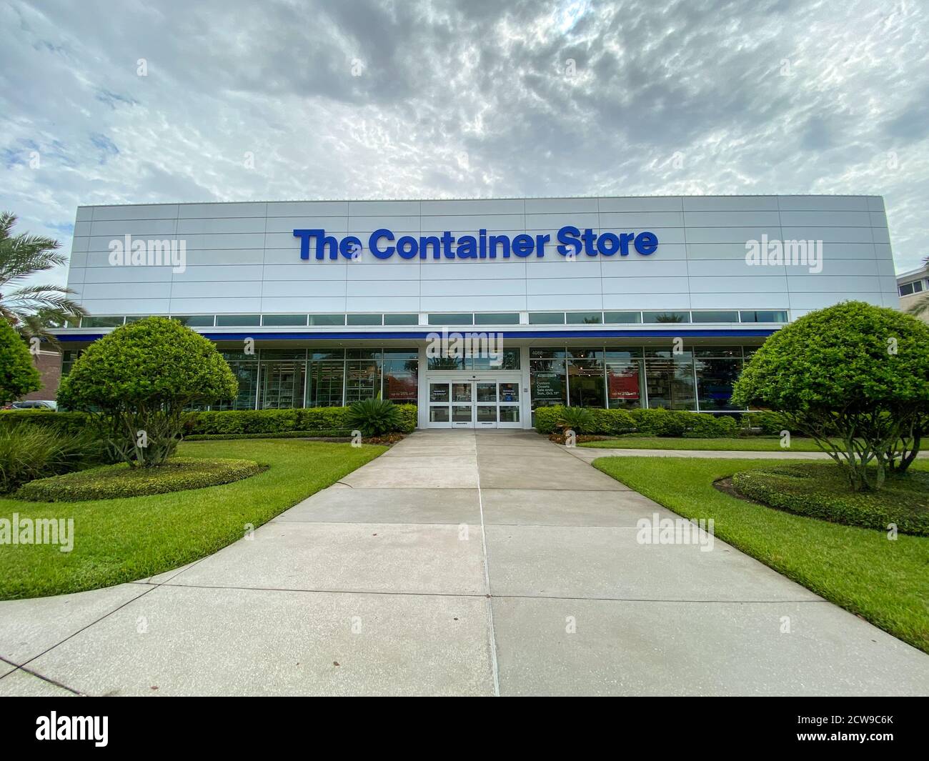 Closets basket hi-res stock photography and images - Alamy