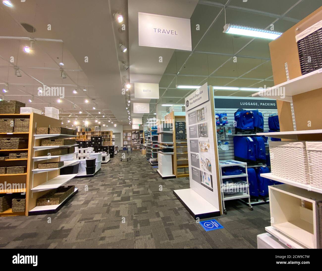 The container store employees hi-res stock photography and images - Alamy