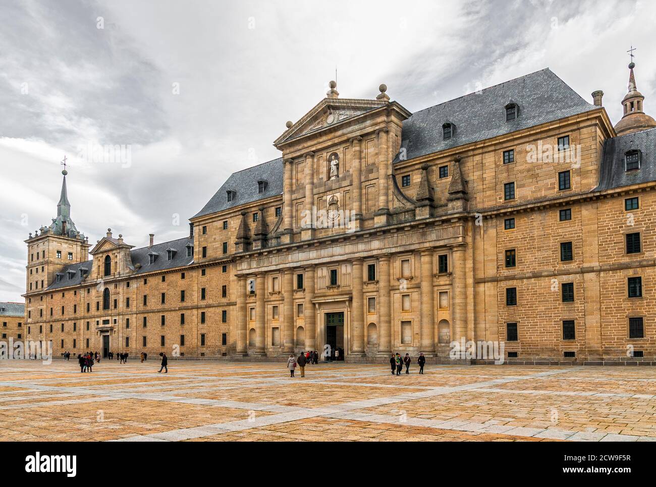 Monasterio de San Lorenzo de El Escorial (fachada occidental). Madrid ...