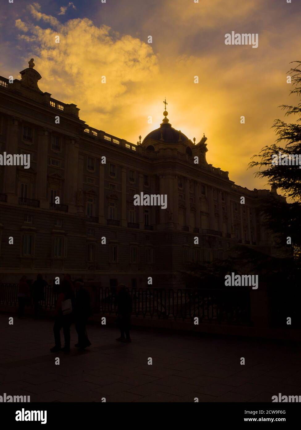 Ciudad capital al atardecer hi-res stock photography and images - Alamy