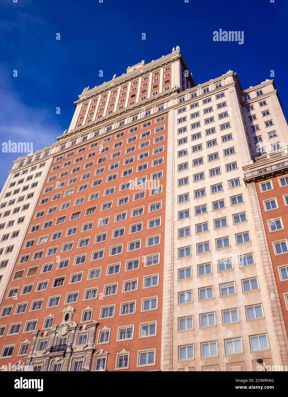 Edificio ciudad hi-res stock photography and images - Alamy