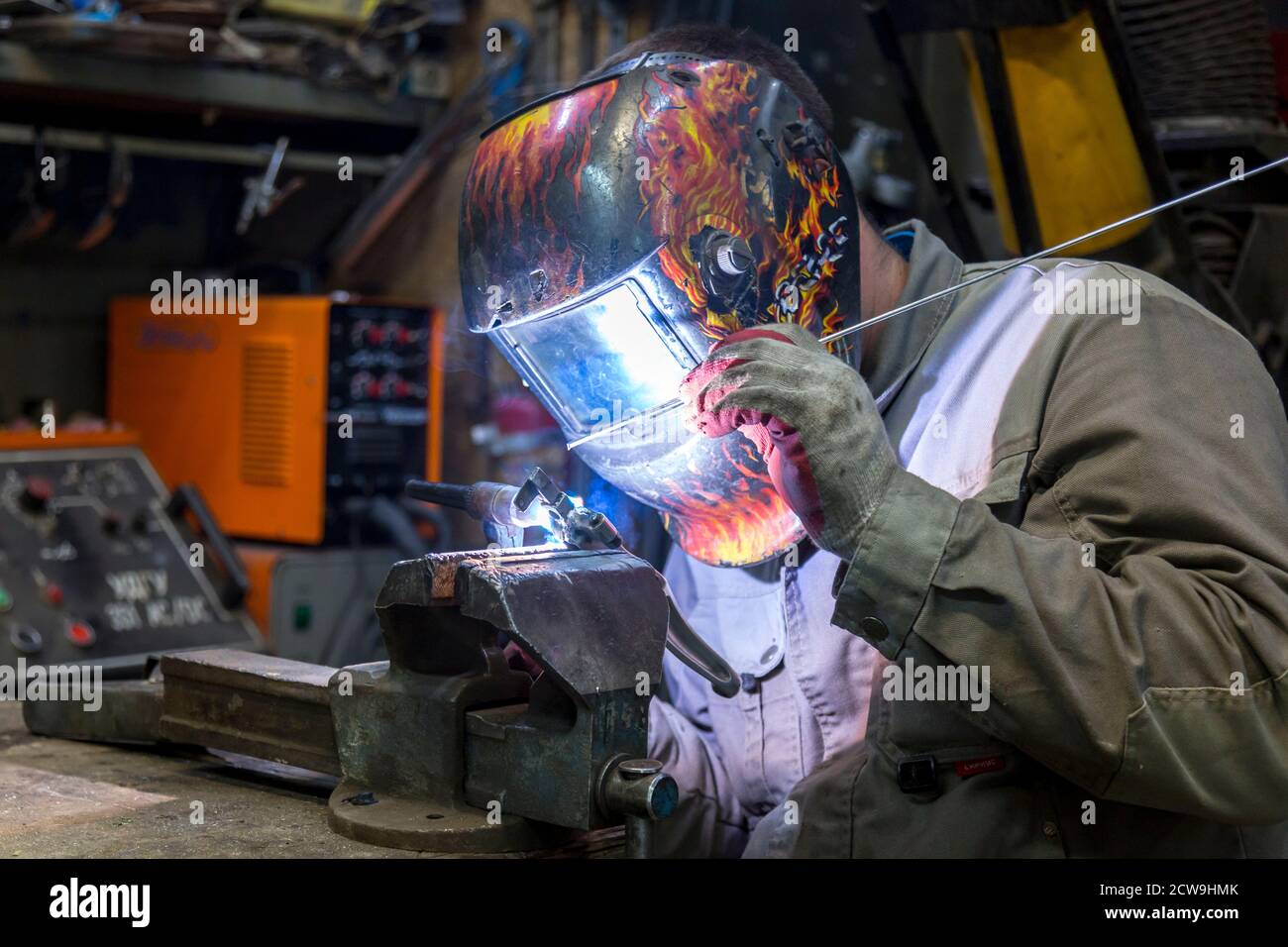 Tig welding car hi-res stock photography and images - Alamy