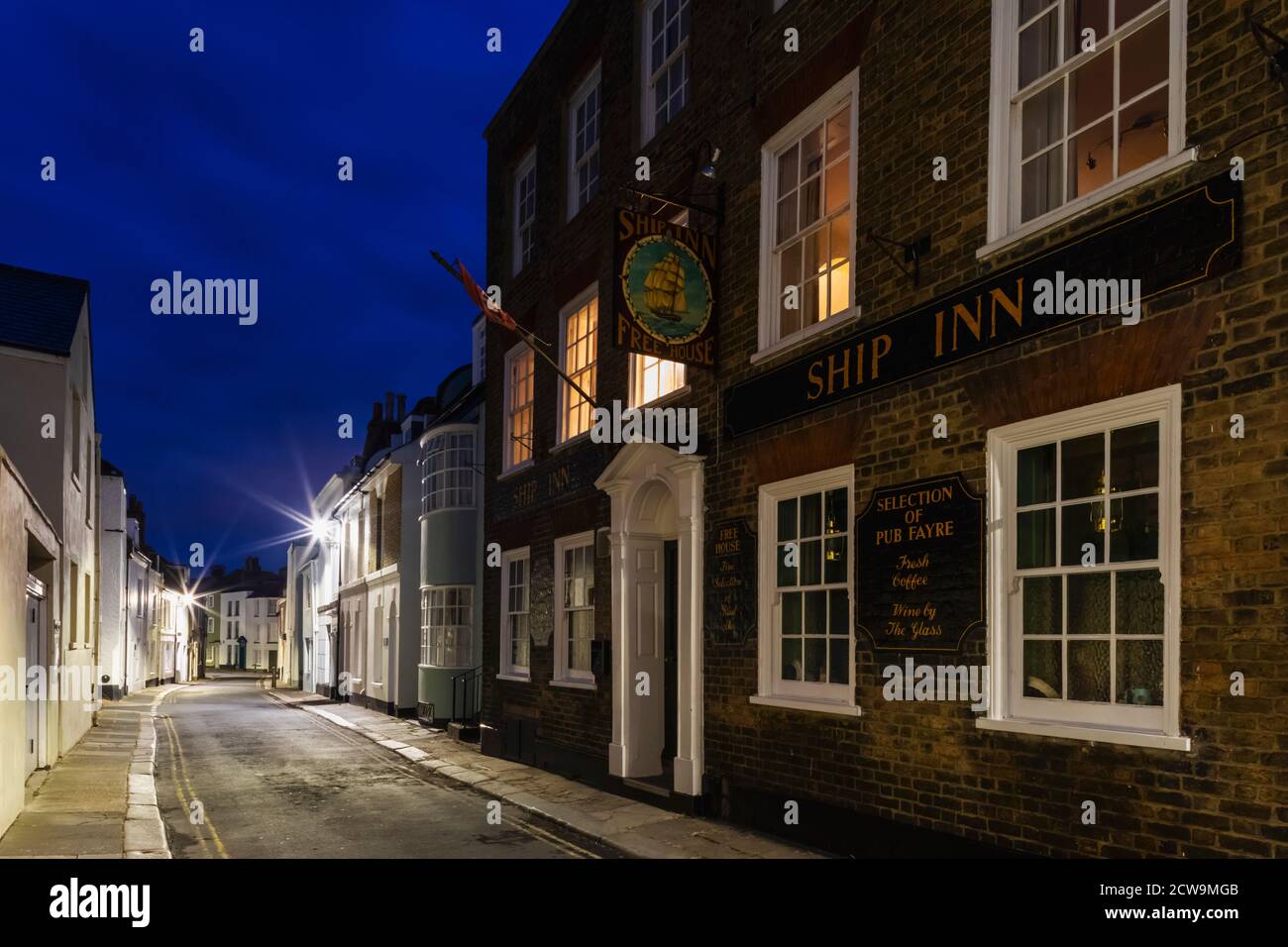 English pub scene hi-res stock photography and images - Alamy