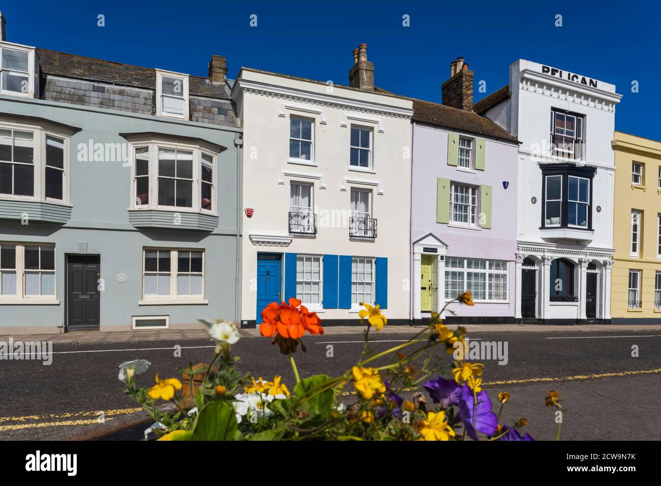 Colourful street england hi-res stock photography and images - Alamy