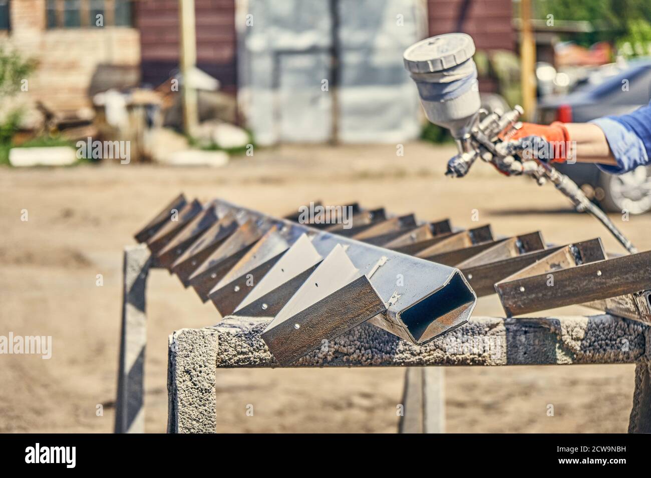 Spray gun hi-res stock photography and images - Alamy