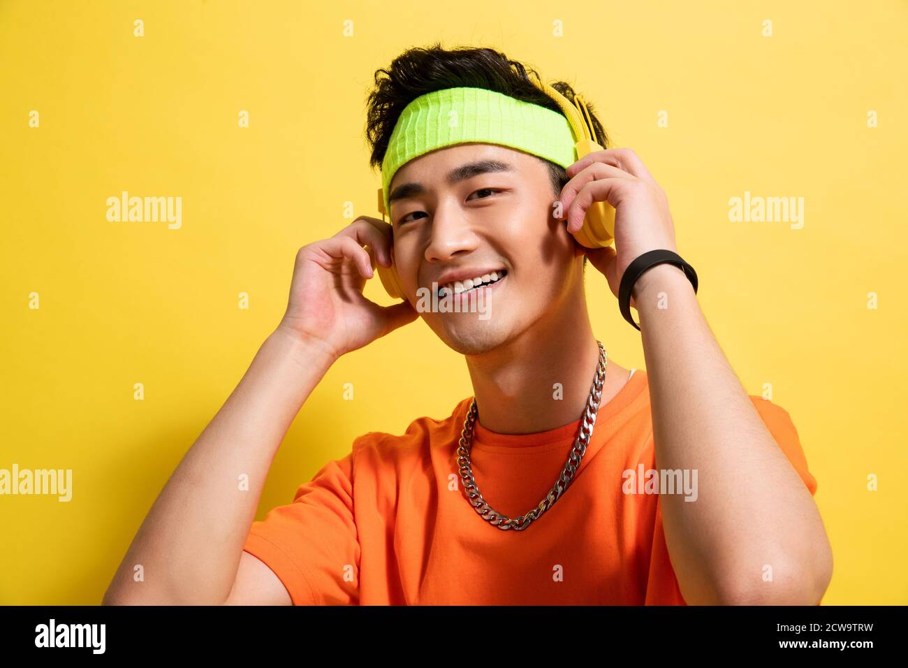 Men Listen Hi Res Stock Photography And Images Alamy