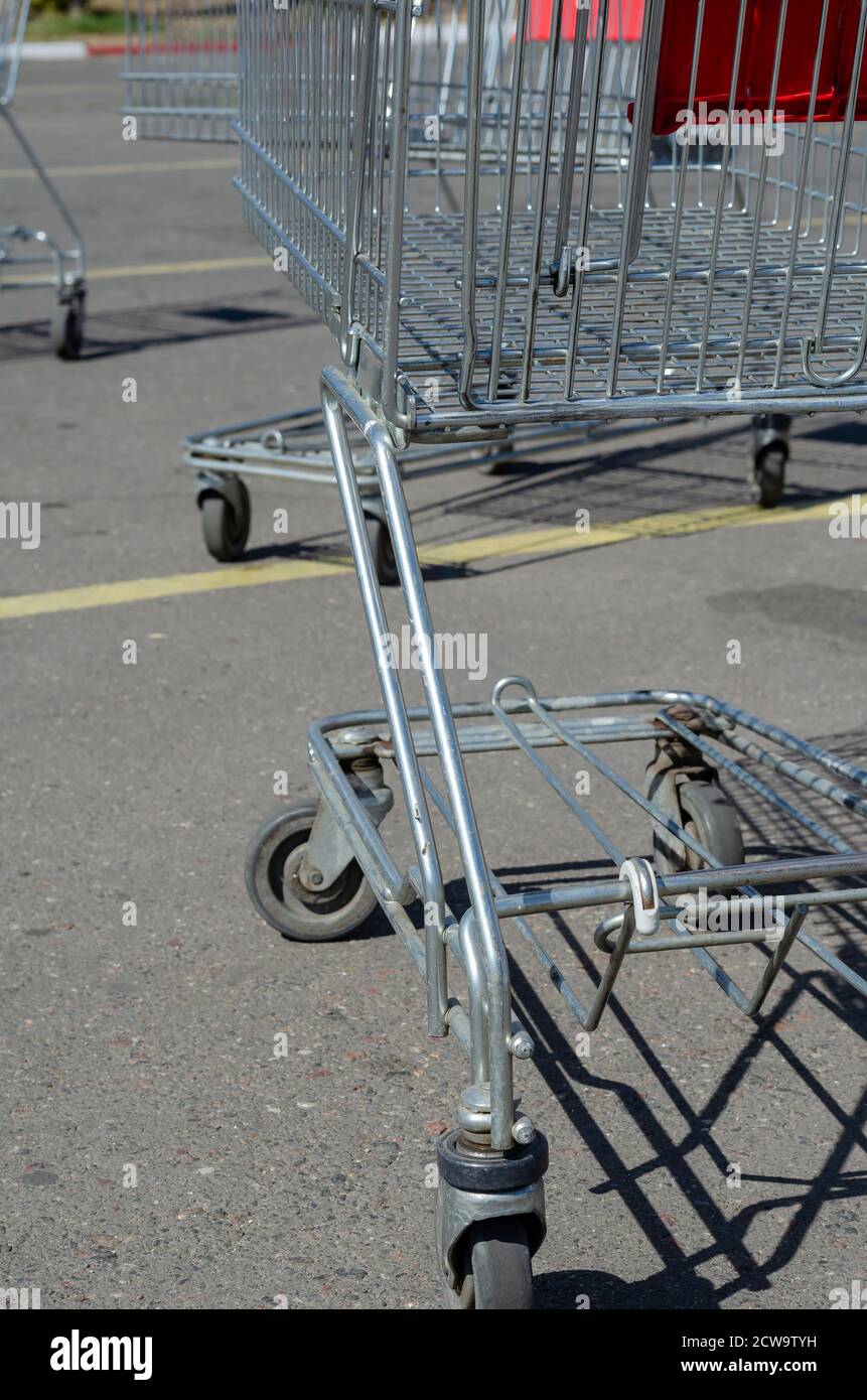 Product carts outside hi-res stock photography and images - Alamy