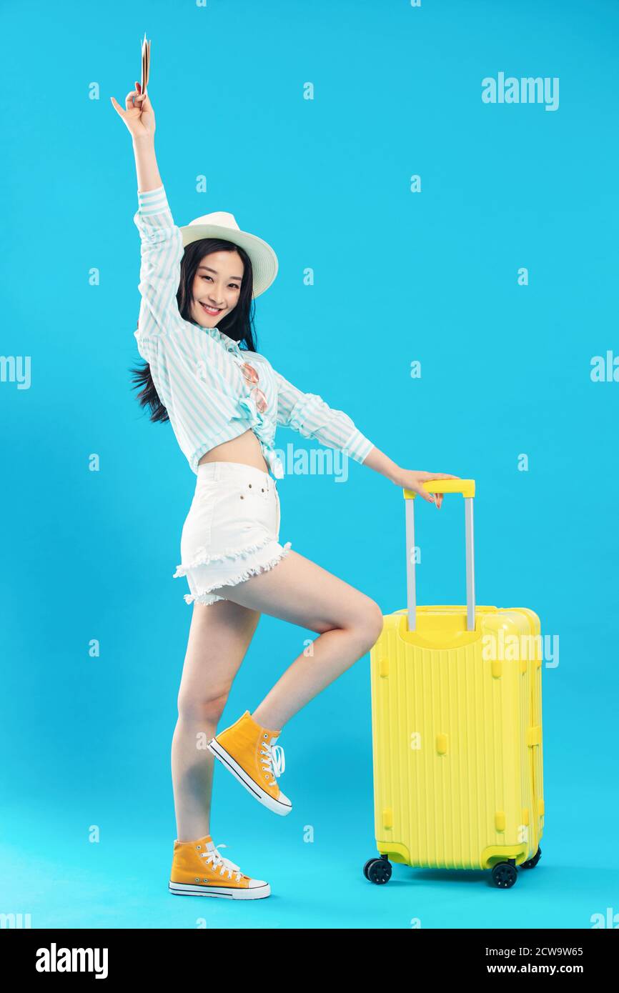 Go legs suitcase hi-res stock photography and images - Alamy