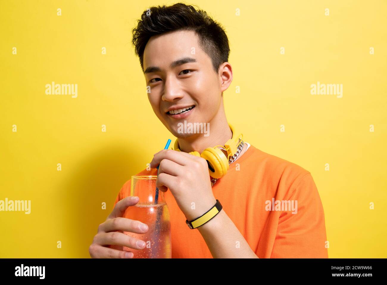 A drink of young men Stock Photo - Alamy