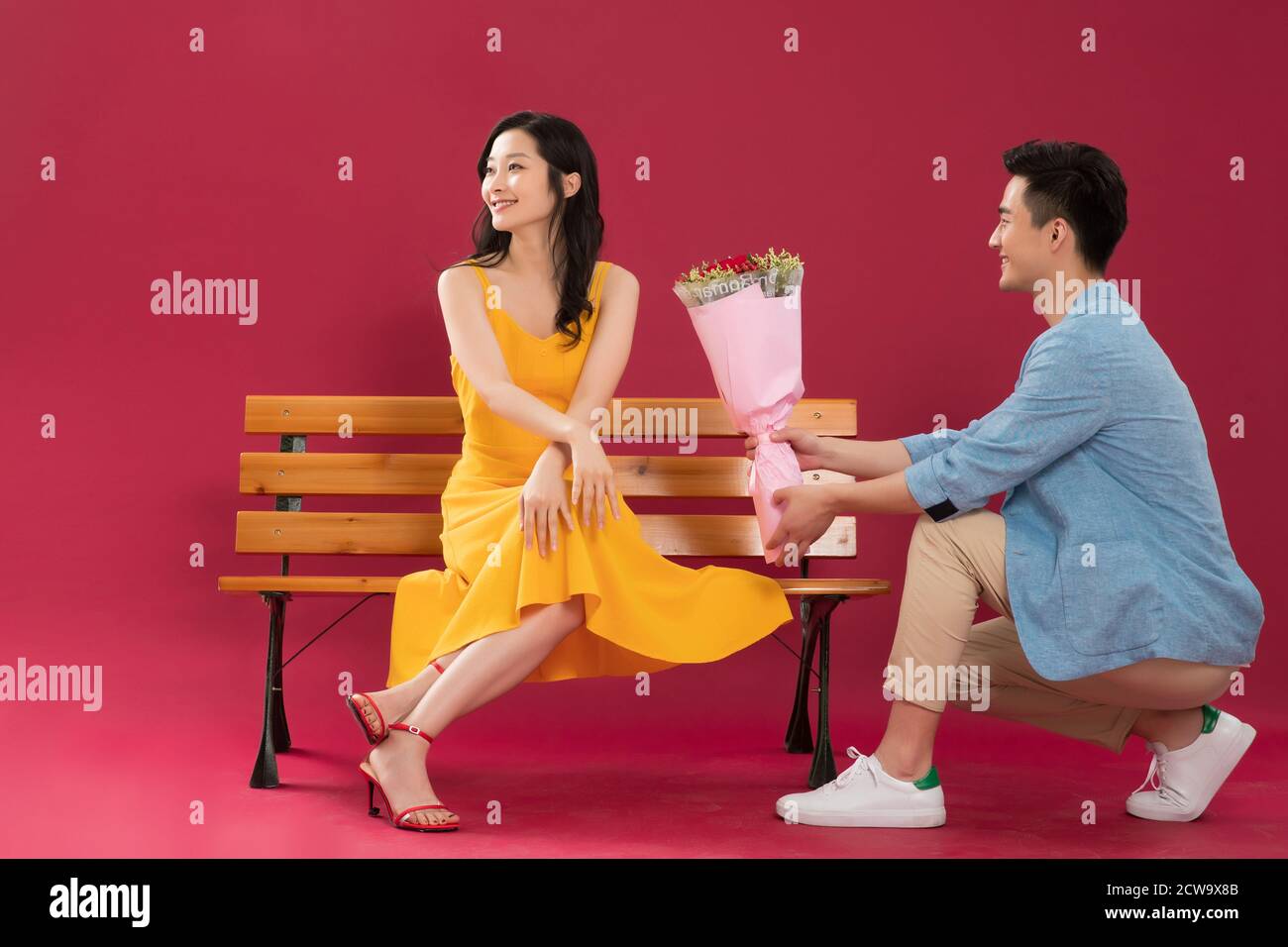 Romantic young man flowers for his girlfriend Stock Photo - Alamy