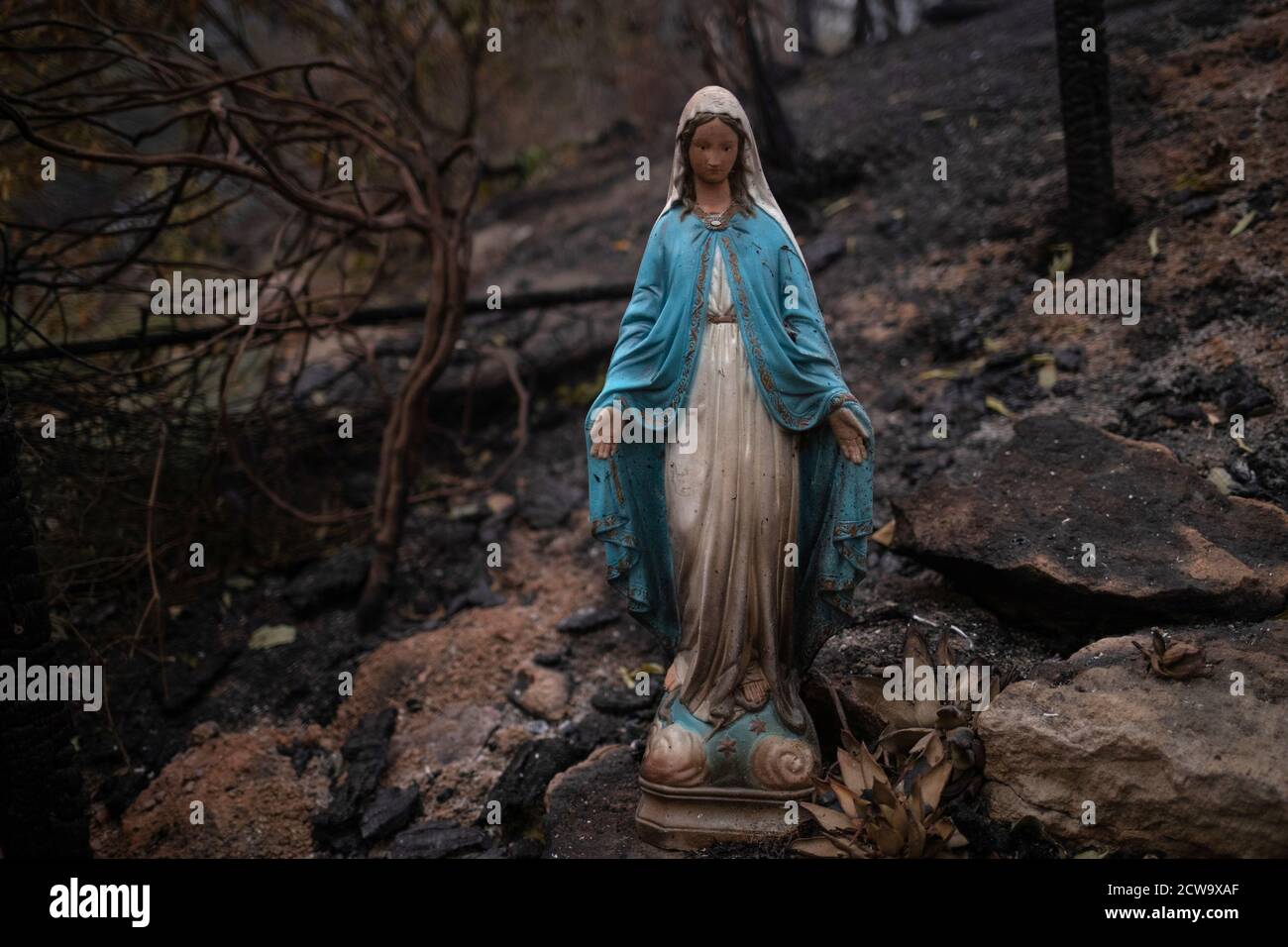 Statue Of Virgin Mary Fire High Resolution Stock Photography and Images ...