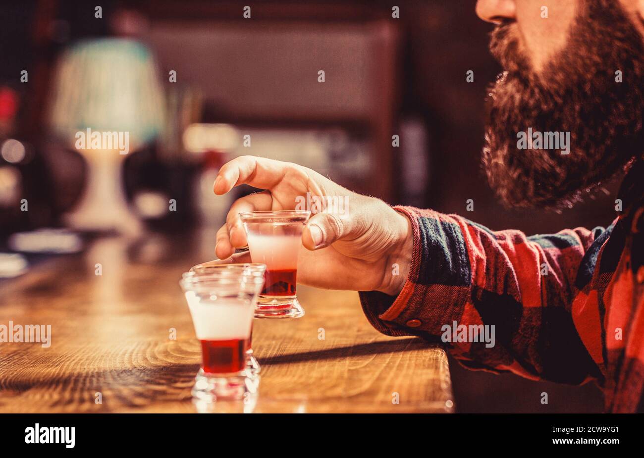 Men drinking shots bar hi-res stock photography and images - Alamy