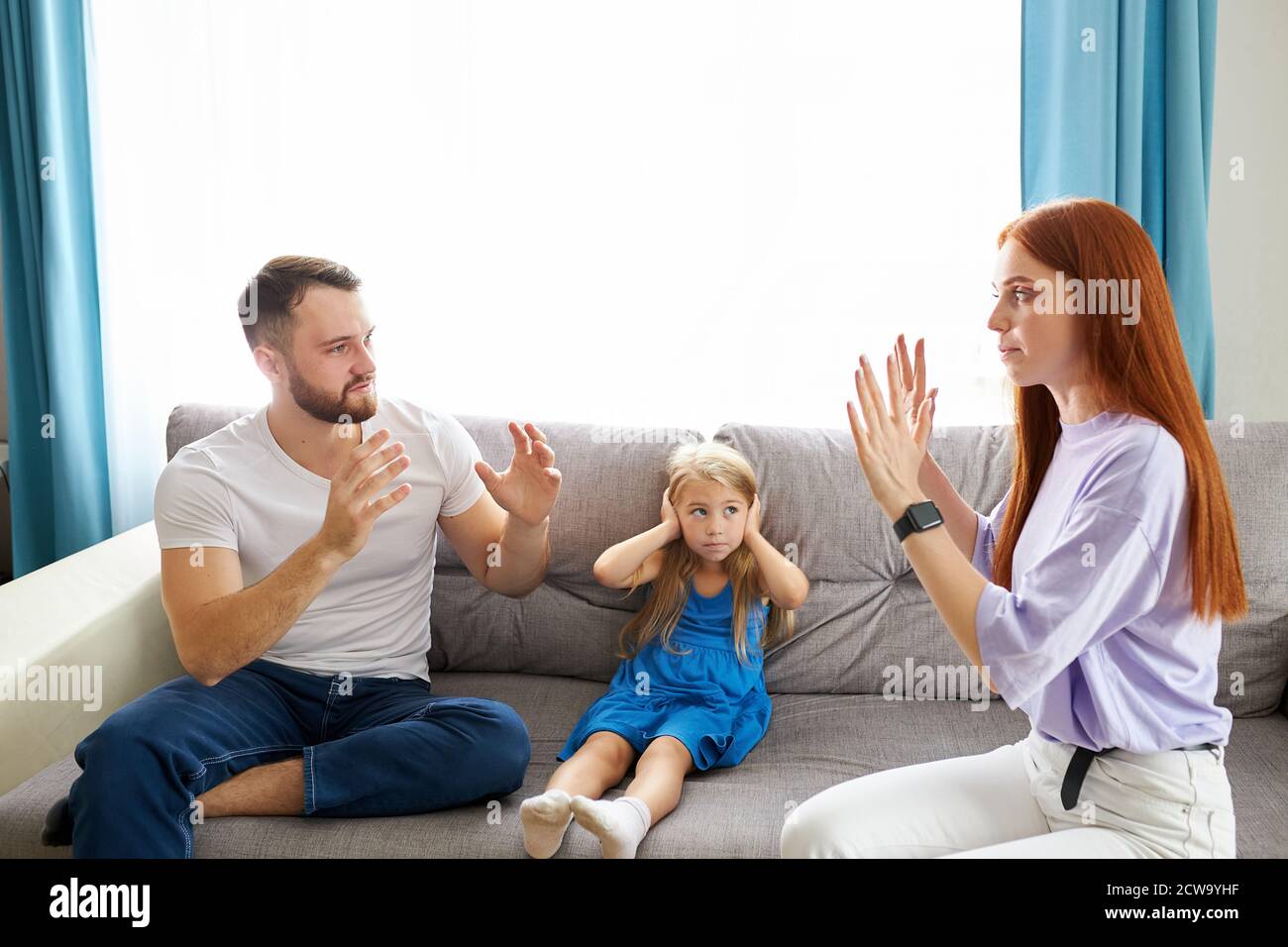 Divorced couple arguing hi-res stock photography and images - Alamy
