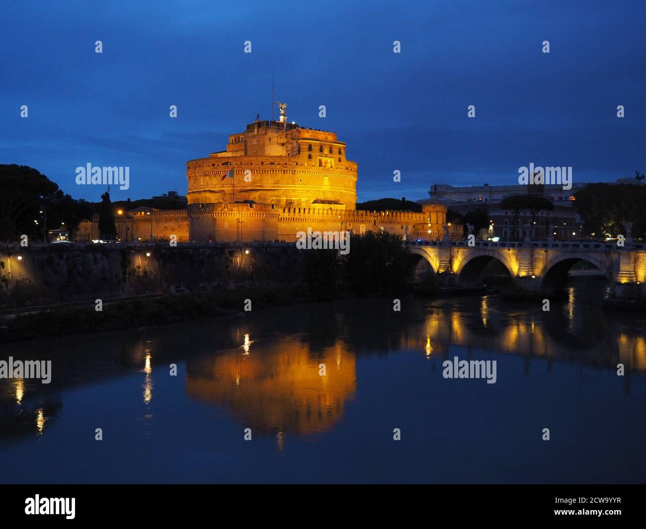 Night view of the mausoleum hi-res stock photography and images - Alamy