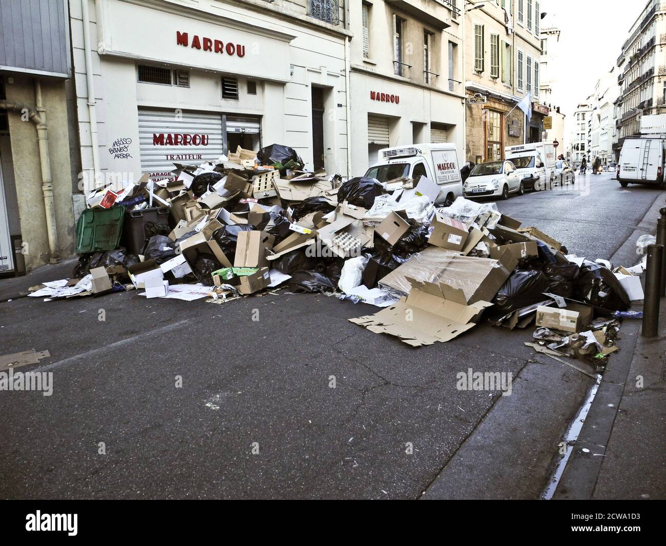 Strike of garbage collectors hi-res stock photography and images - Alamy