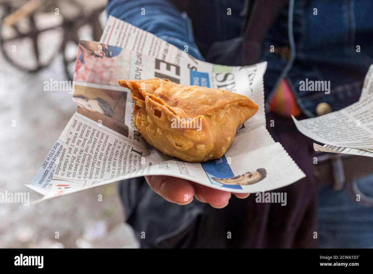 Samosa cooking india hi-res stock photography and images - Alamy