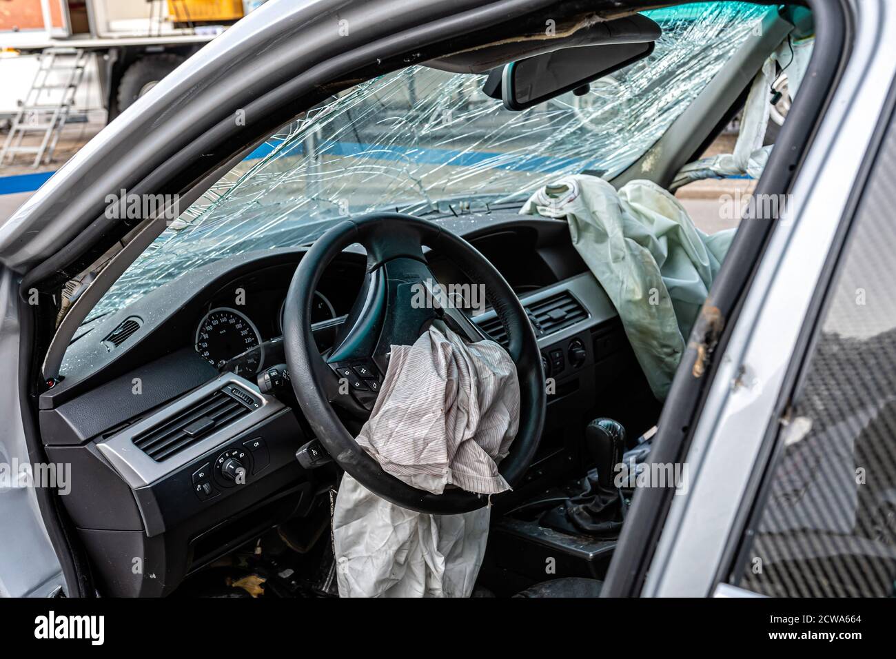 Car crumple hi-res stock photography and images - Alamy