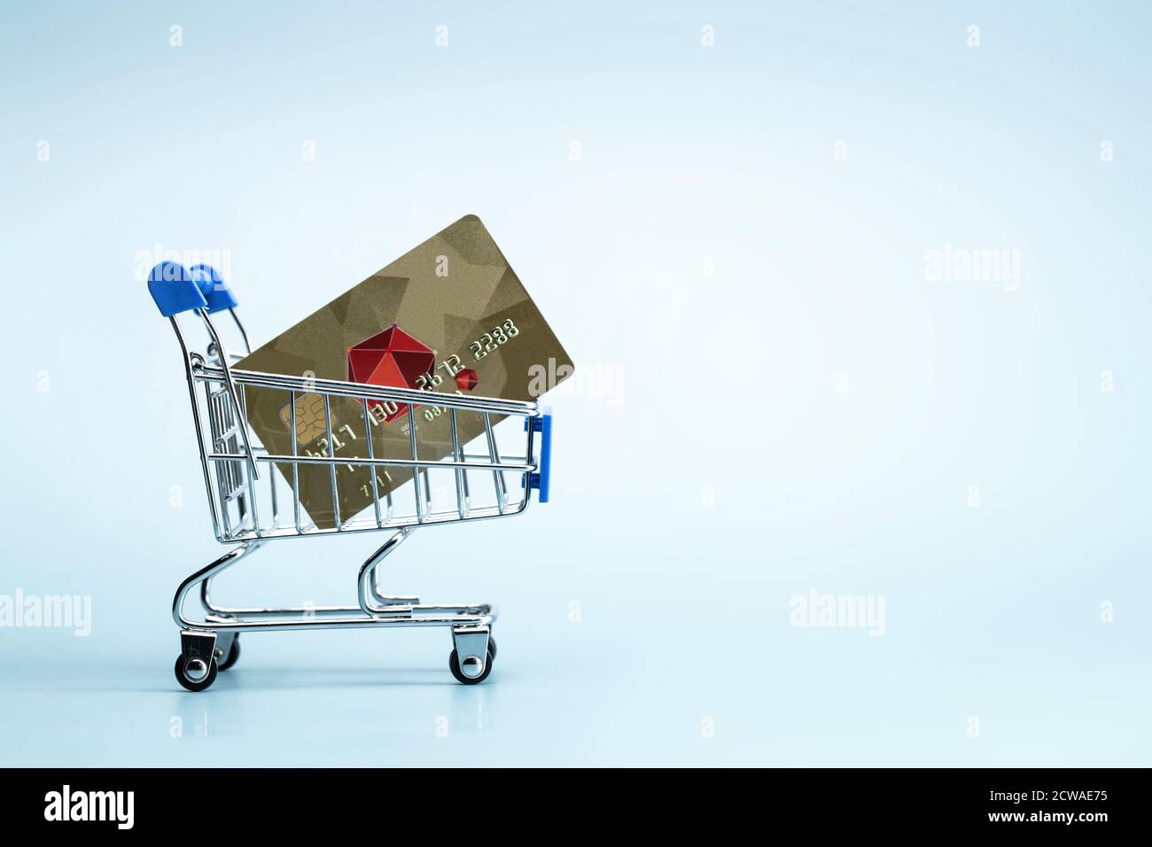 Shopping cart and bank CARDS Stock Photo - Alamy